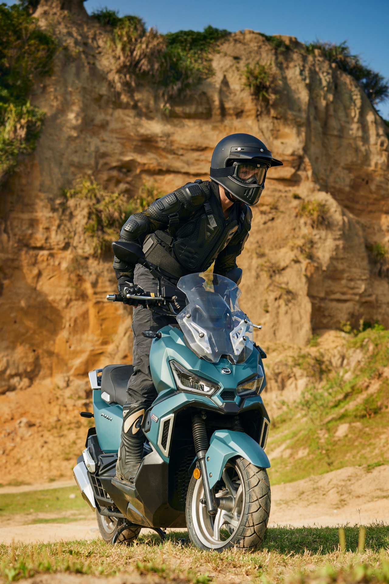 ADX 125