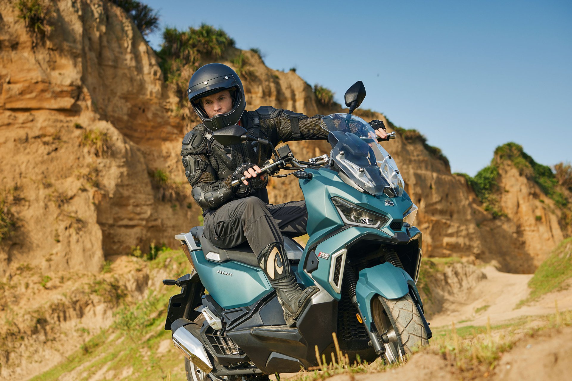 ADX 125